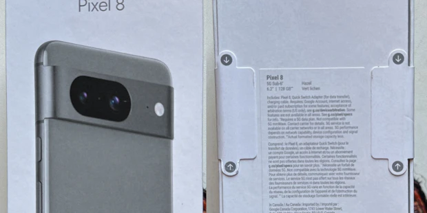 La caja de venta al público muestra el Google Pixel 8 y sus ...